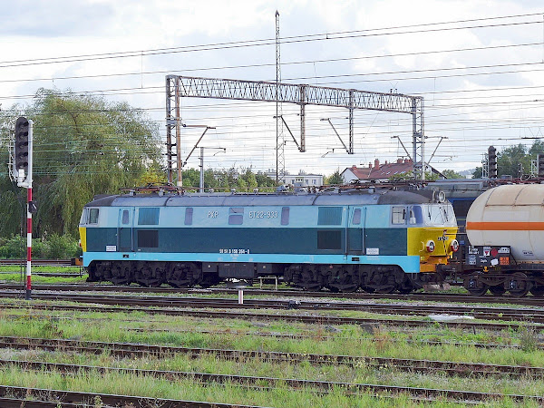 ET22-933 "Ostrołęka" na stacji Kielce Herbskie | Kolejowe Kielce