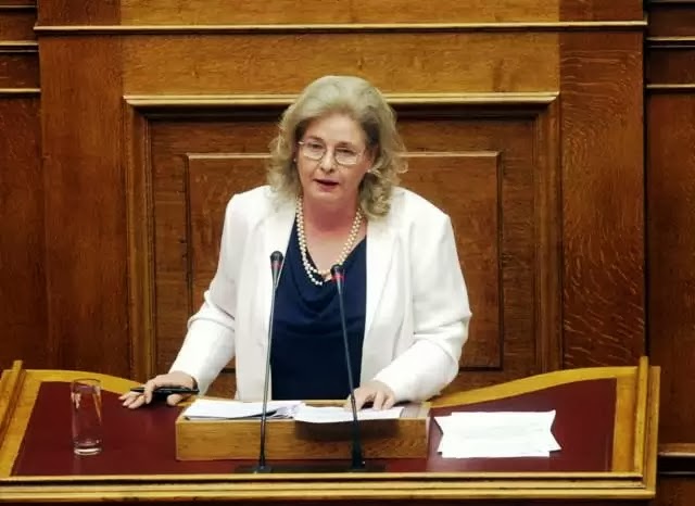 ΕΛΕΝΗ ΖΑΡΟΥΛΙΑ: ΜΕ ΕΧΟΥΝ ΠΙΑΣΕΙ ΑΚΟΜΗ ΚΑΙ ΑΛΒΑΝΟΙ ΚΑΙ ΜΟΥ ...