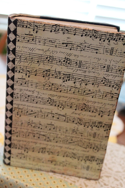 Mommy Vignettes: DIY Hardcover Book Decor