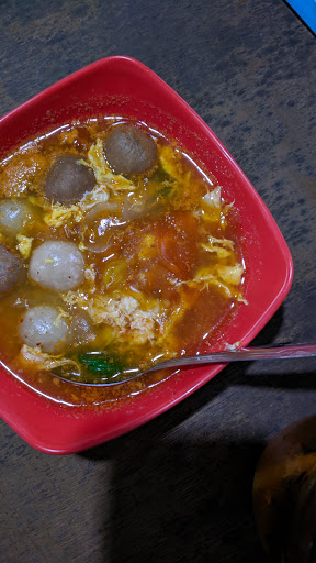 Jajan di Seblak Rel Teh Ineu Ciawi, sensasi makan seblak sambil Lihat ...