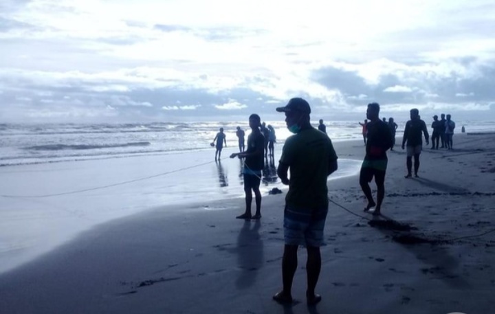 Wisatawan Asal Klaten di temukan di pantai modangan Malang - Kuwaluhan.com