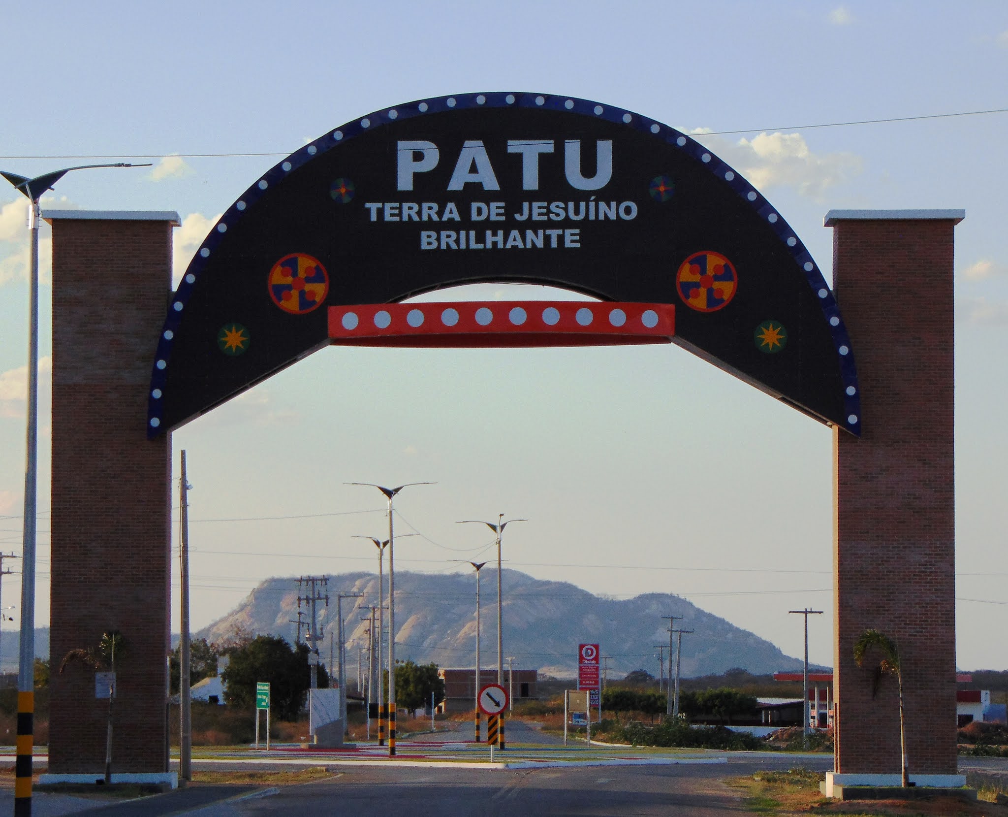 PATU CIDADE TURÍSTICA: PÓRTICO DA ENTRADA DE PATU