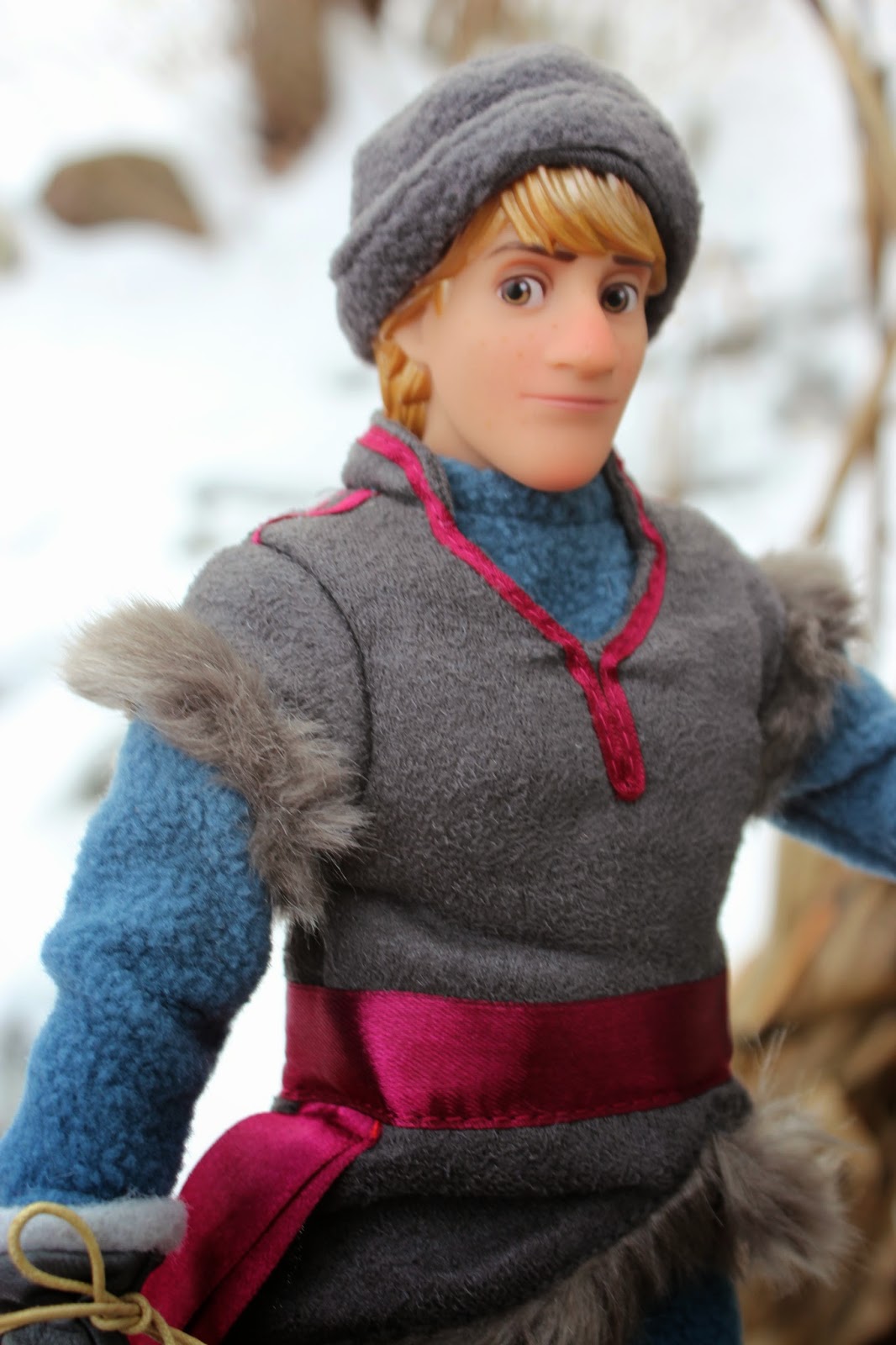PLANET OF THE DOLLS: Review of Disney Store Frozen Kristoff