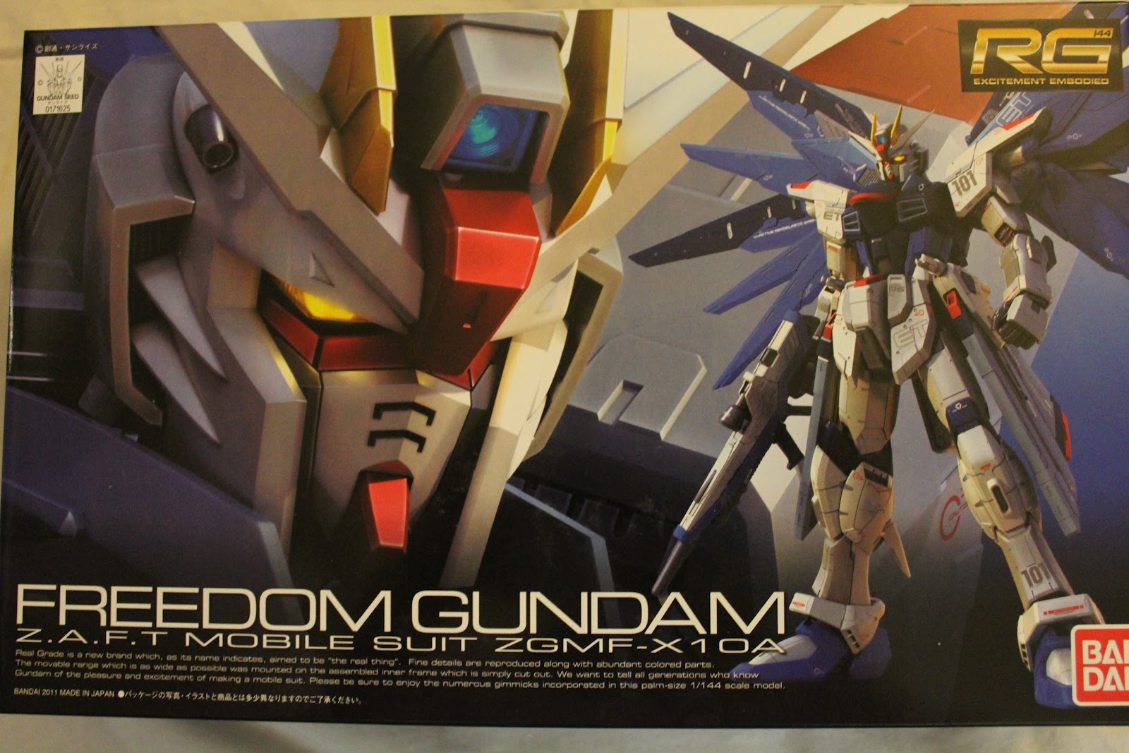 Sun City Miniatures: Opening the box....RG Freedom Gundam