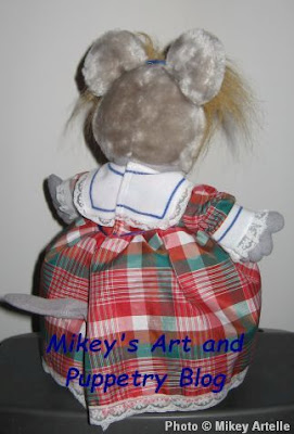 Mikey Artelle's Art and Puppetry Blog: Puppeteer Noreen Young