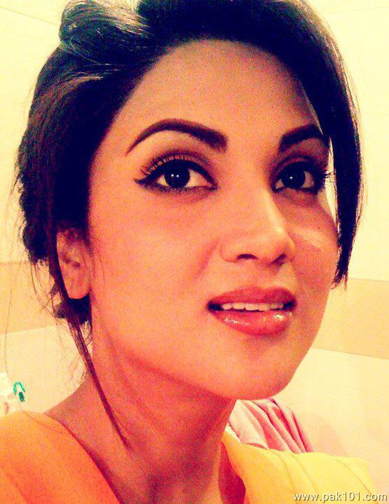 Fiza Ali Photo Gallery |Fiza Ali Pics |Fiza Ali Image |Fiza Ali ...