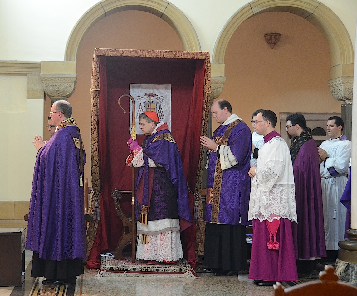 Modern Medievalism: Pontificalia III: the pontifical vestments