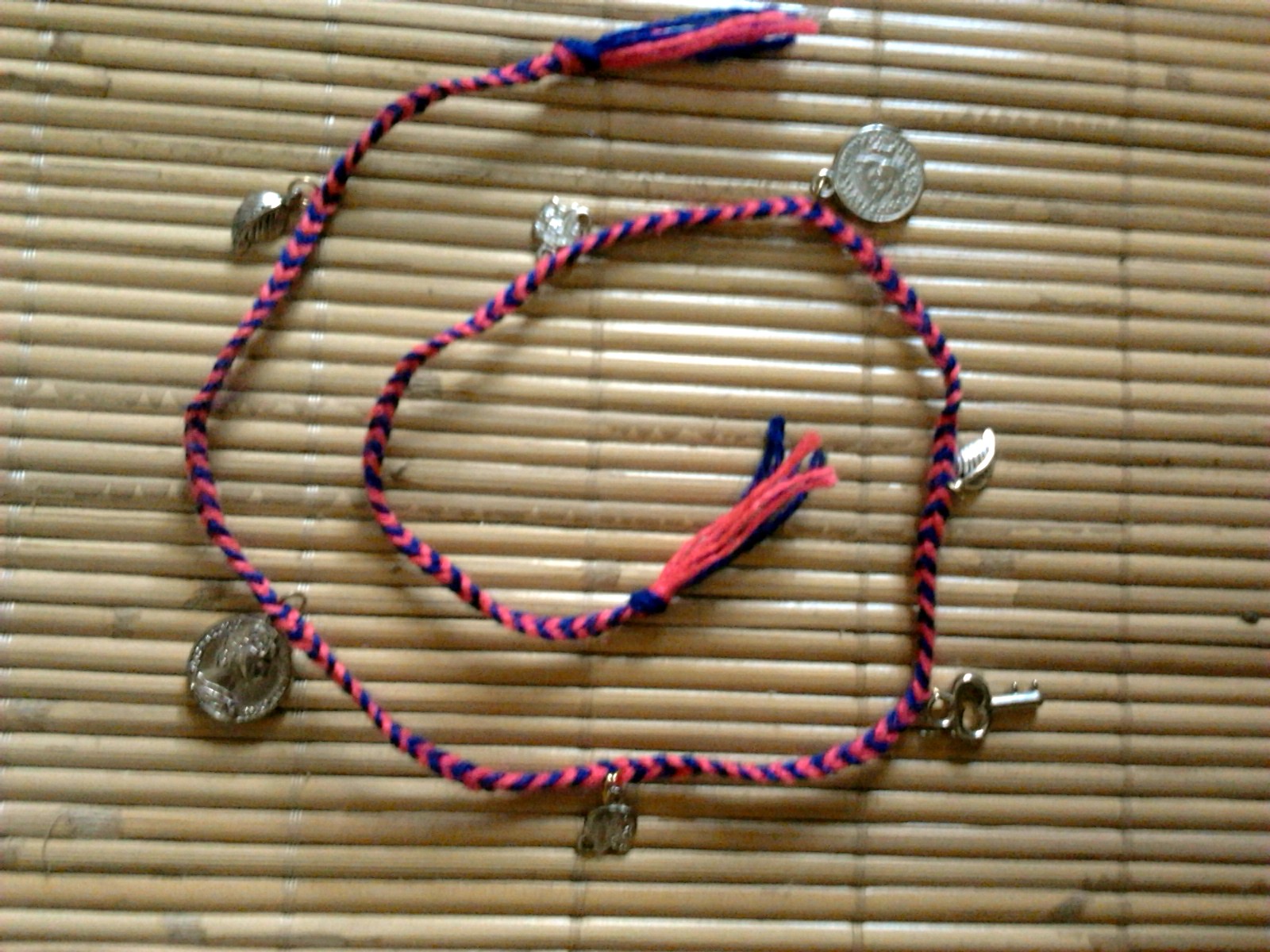 Daydreaming Girl: DIY : Simple braid bracelets