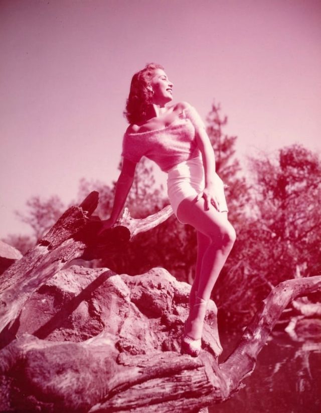 The Swingingest Sexpot in Show Business: Glamorous Photos of Abbe Lane ...