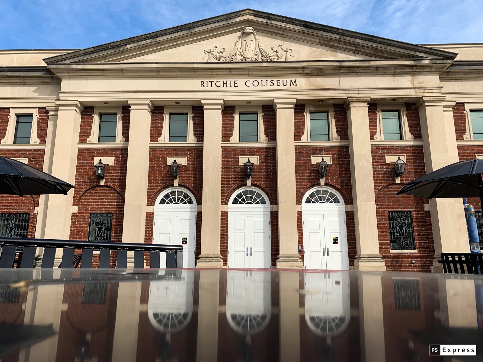 Merrill College-Photojournalism: Photo Assignment #6, Momeni