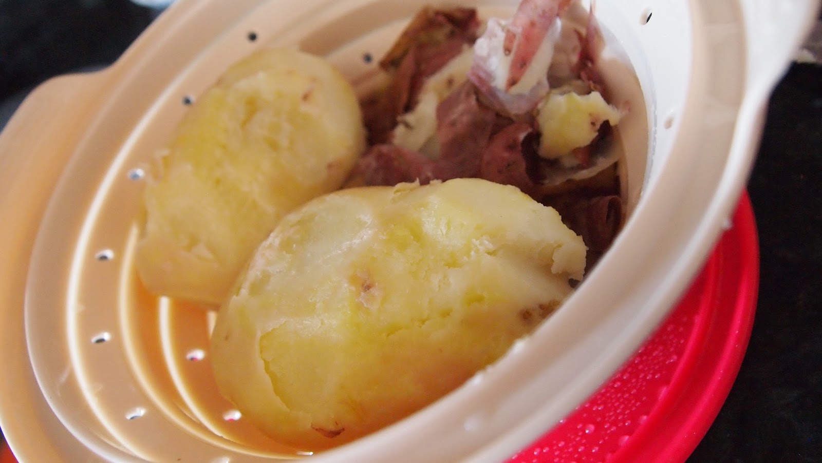 Cachelos de Lauri - Andreíta come de todo