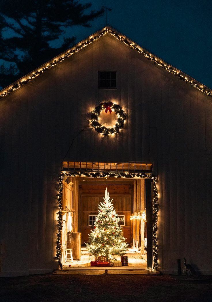 A Glimpse of Now: Christmas Barn