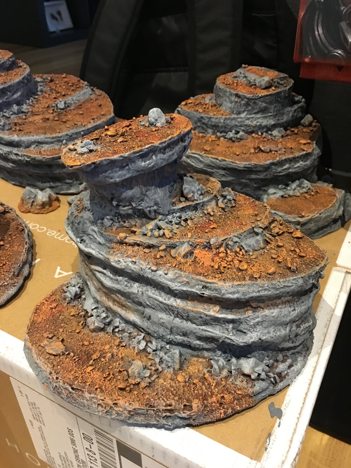 Sword of templar: Terrain tutorial – Death World cardboard hill & rocks