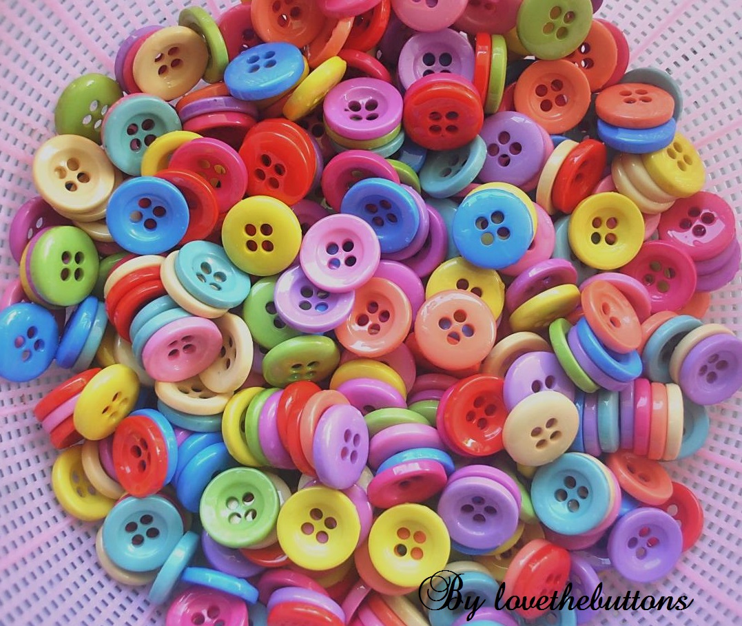 .LoveTheButtons.: Round Buttons. BIG Buttons. Tiny Round Buttons. only ...