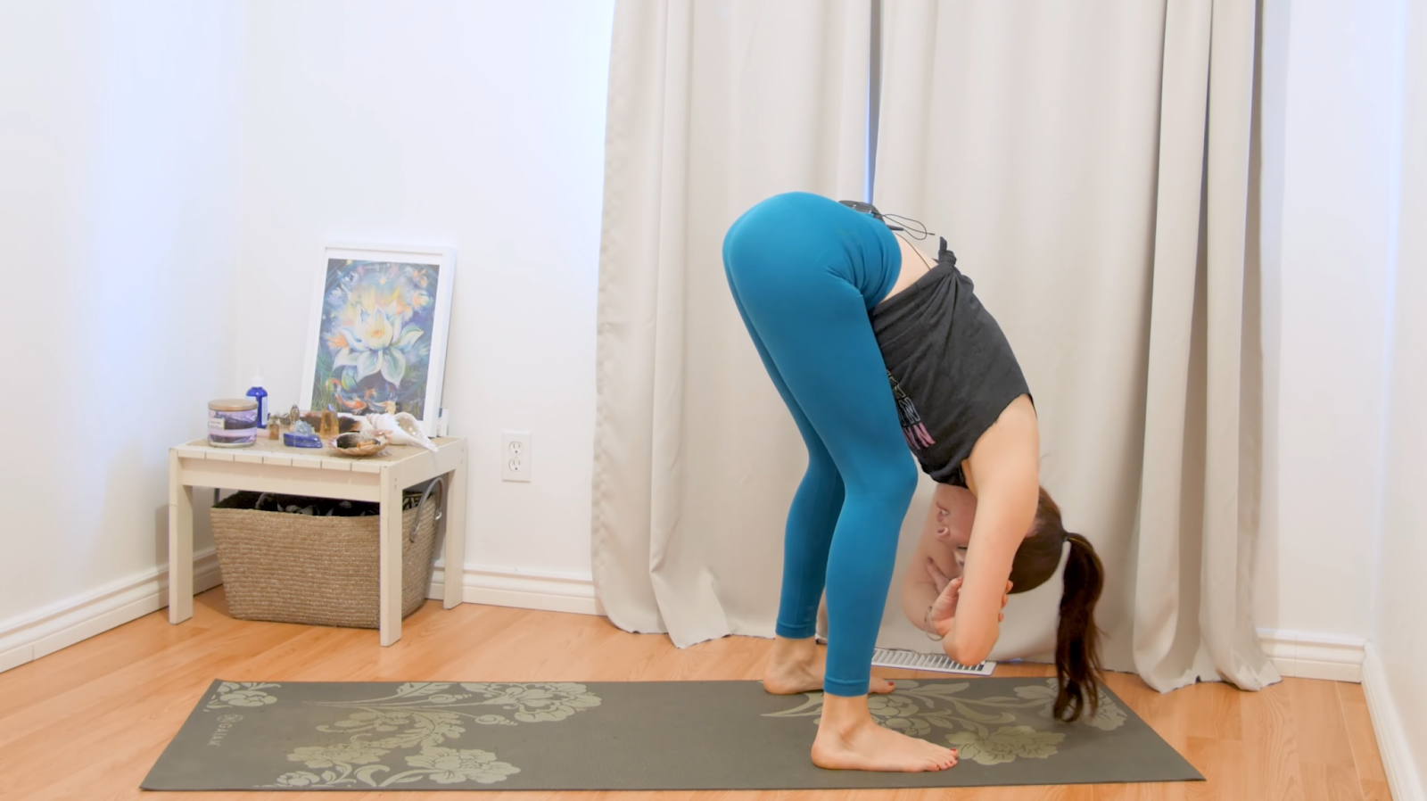 7 Energizing Yoga Poses For A Full Body Stretch Yoga With Kassandra Blog