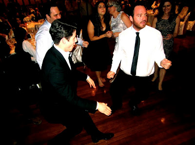 JonasBNoticias: Nick Jonas bailando en la fiesta de la boda de Greg & Paris
