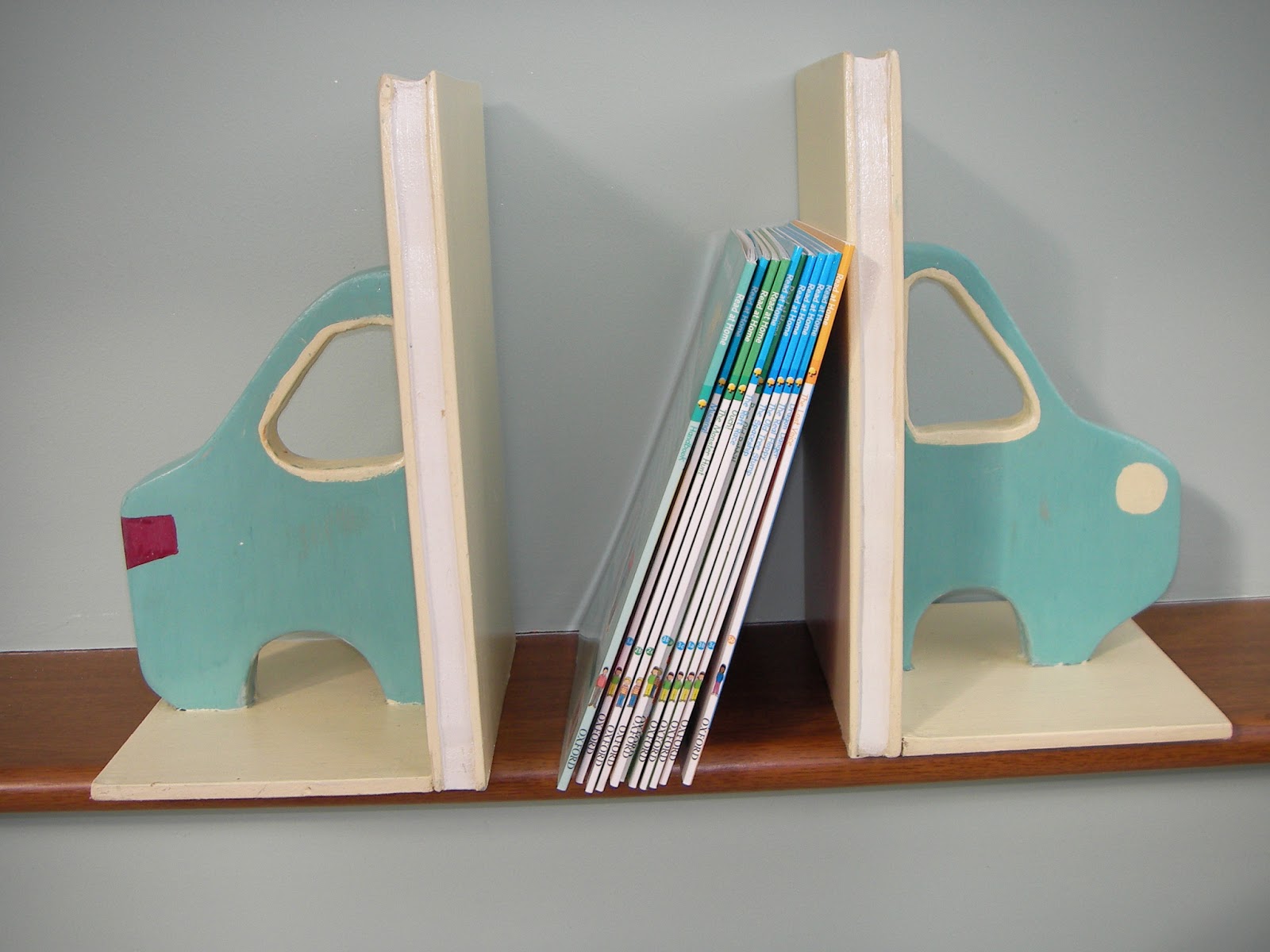 Woodplicity: Animal and Children's Painted Book Ends