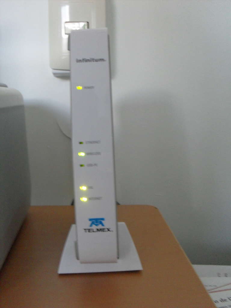 Invation Spectre: contraseña de modem infinitum TELMEX
