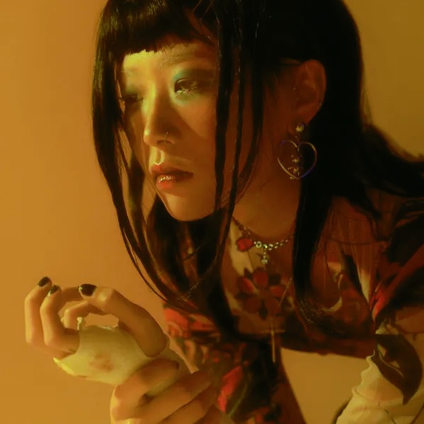 Oh, by the way...: "Pretty Bones" by Yeule