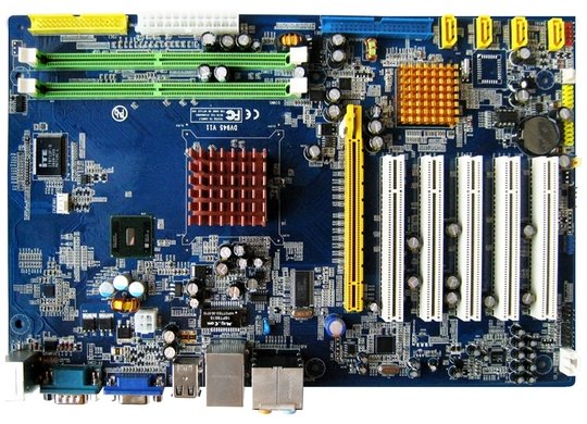 jordi castells pifarré_pqpi_fointec: Formatos de torres de placa base