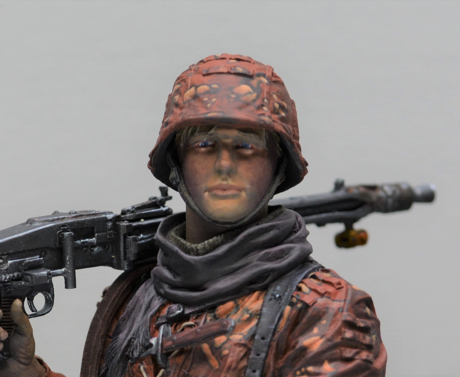FIN: German Machine Gunner | planetFigure | Miniatures