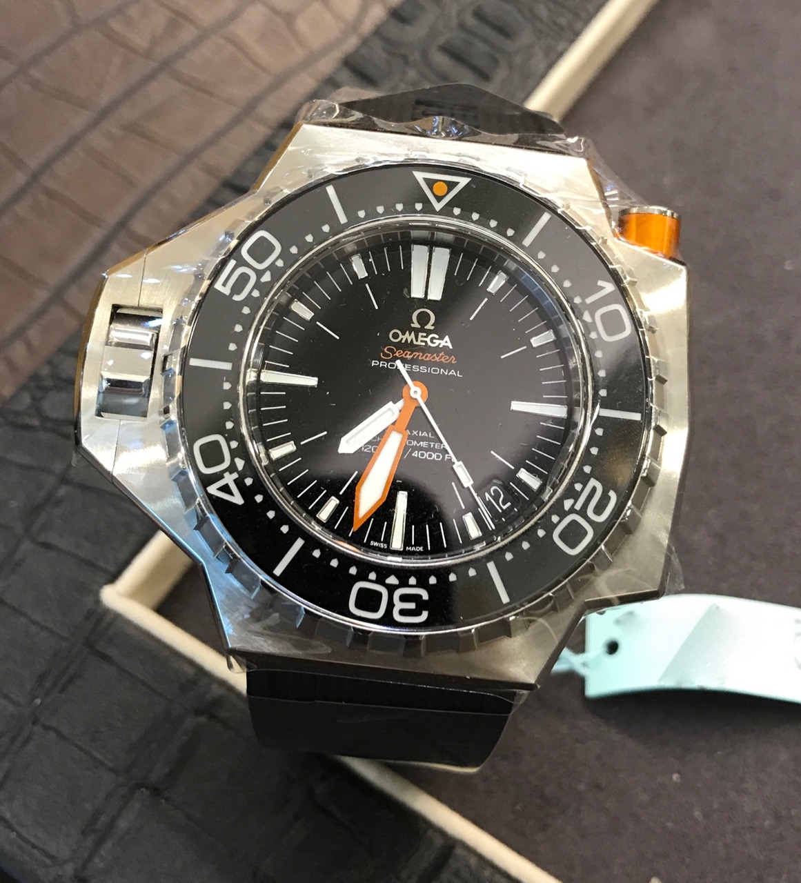 HOROLOGY CRAZY: Omega Ploprof 1200