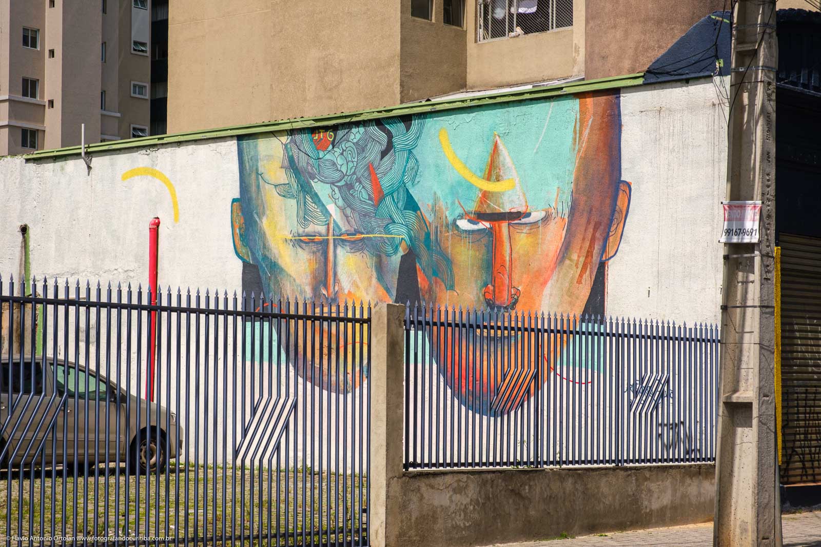 Fotografando Curitiba: Um grafite na Des. Motta