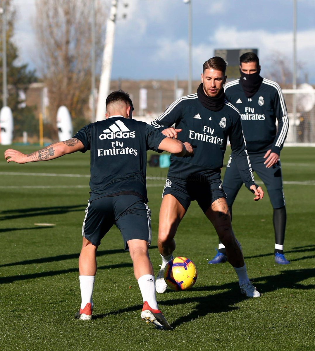 Sergio Ramos Wears Iconic Classic Nike Tiempo Legend Boots - Footy ...