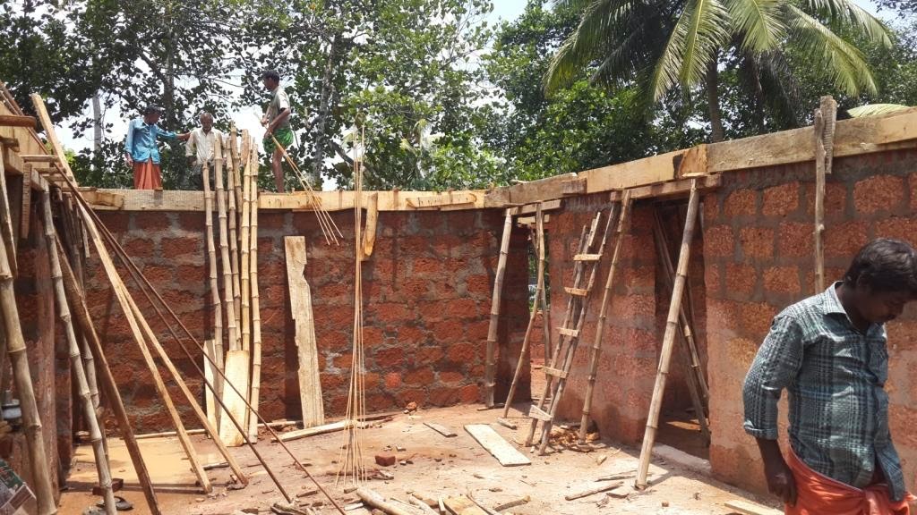 JOJU PAILY @ IRINJALAKUDA: FF Lintel Beam Shuttering Work 10-05-2014