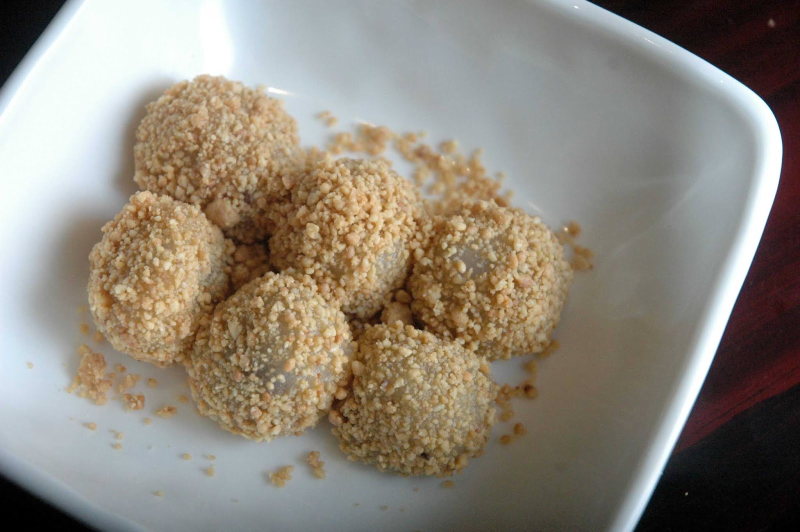 DUDE FOR FOOD: Come Hungry For The All-You-Can-Eat Dim Sum At New World ...