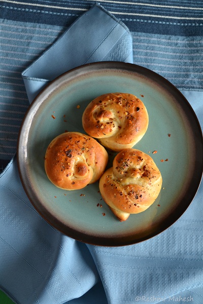 Easy Cook: Shaped Dinner Rolls