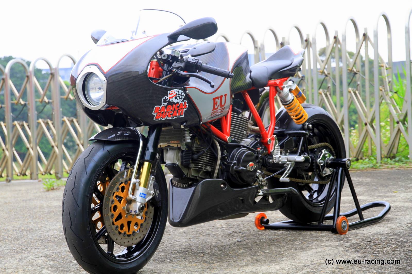 MH900EU-RACING: a tribute to Radical Ducati - RocketGarage - Cafe Racer ...