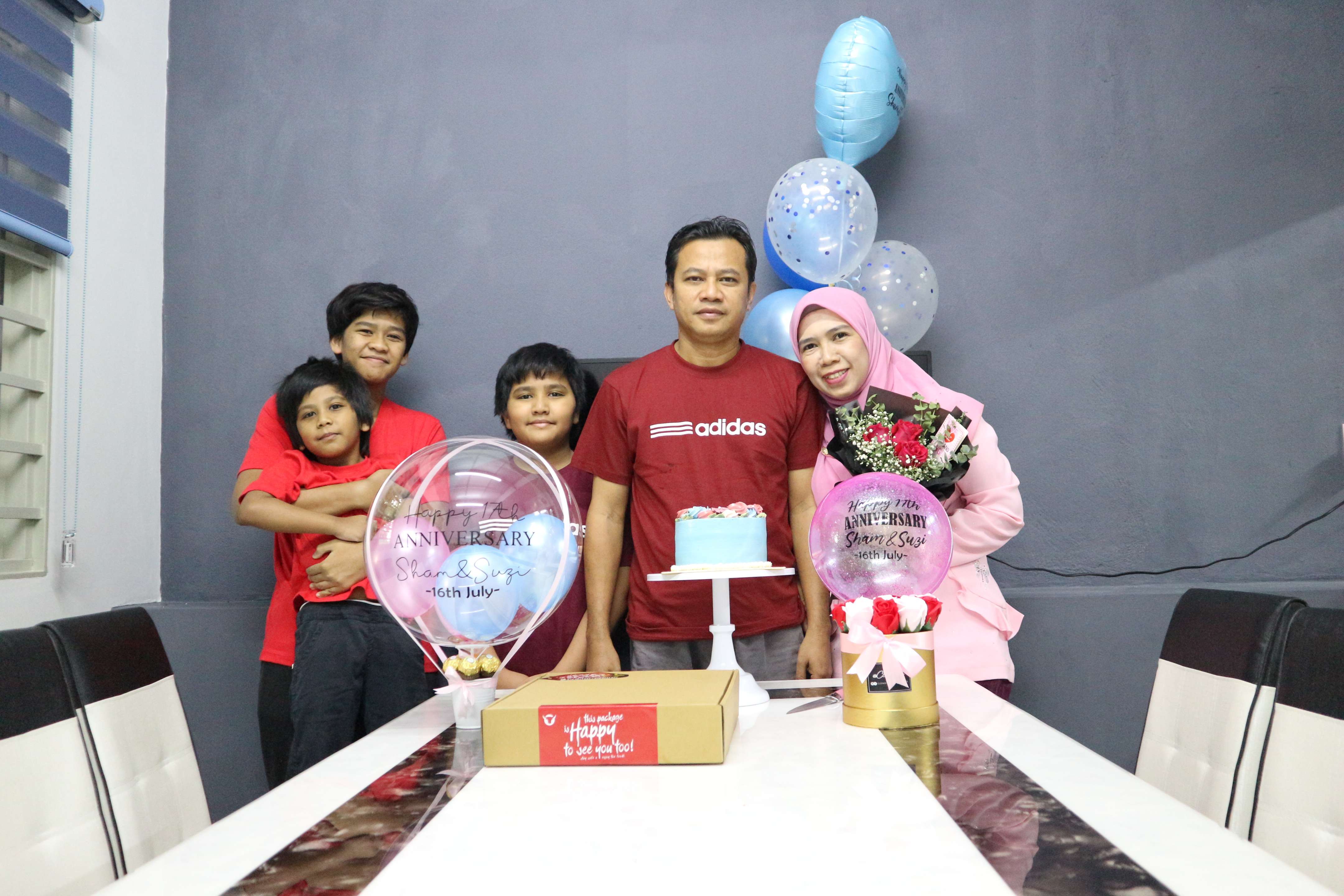 Miles of smiles: A simple yet memorable, sweet anniversary celebration