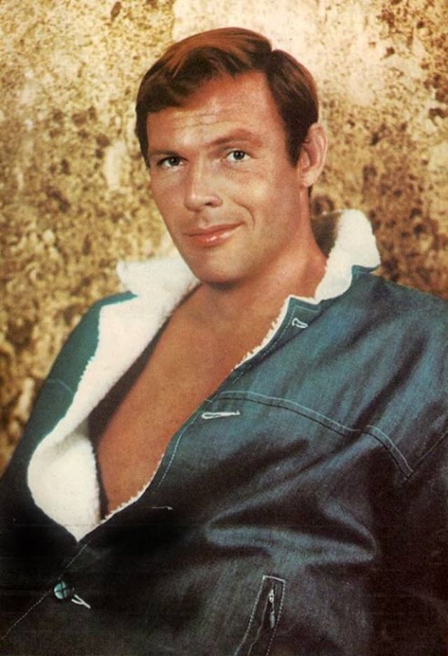 20 Vintage Portraits of a Young and Handsome Adam West in the 1960s ...