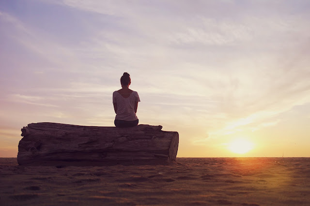 ink + adventure: seven things + three awkward photos : a self-portrait