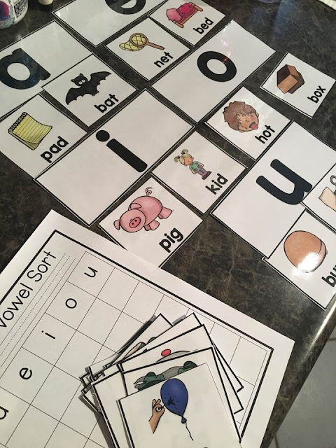 Mrs. Wheeler's First Grade Tidbits: Fundations Phonics Games