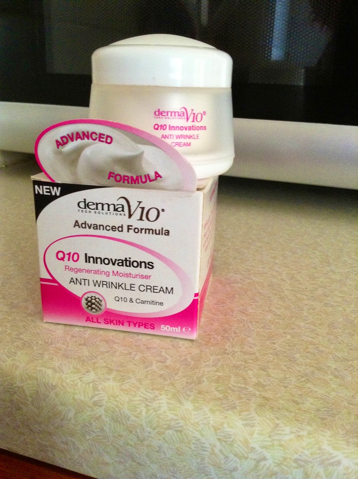 The Chakalaka Closet: Derma V10 anti wrinkle moisturising cream. Fantastic!