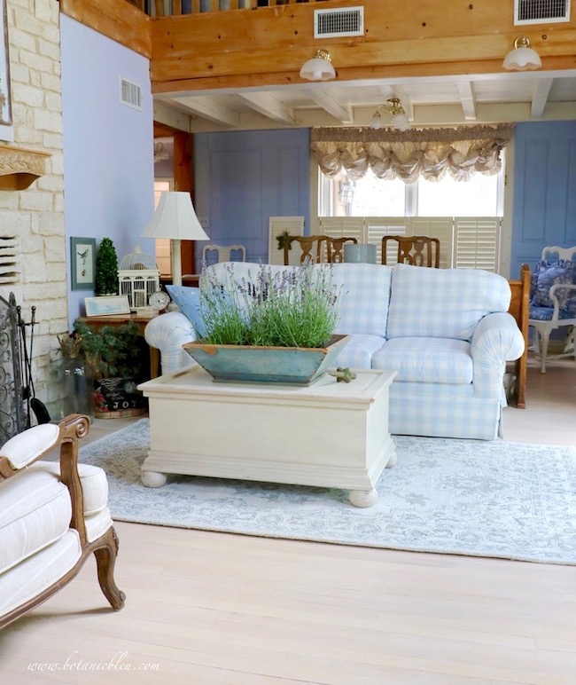 Botanic Bleu: Summer Living Room Blue Decor