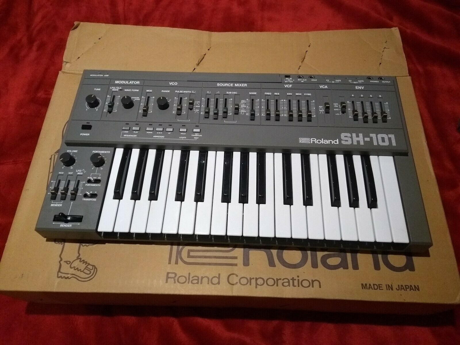 MATRIXSYNTH: Roland SH-101 w/ Original Box