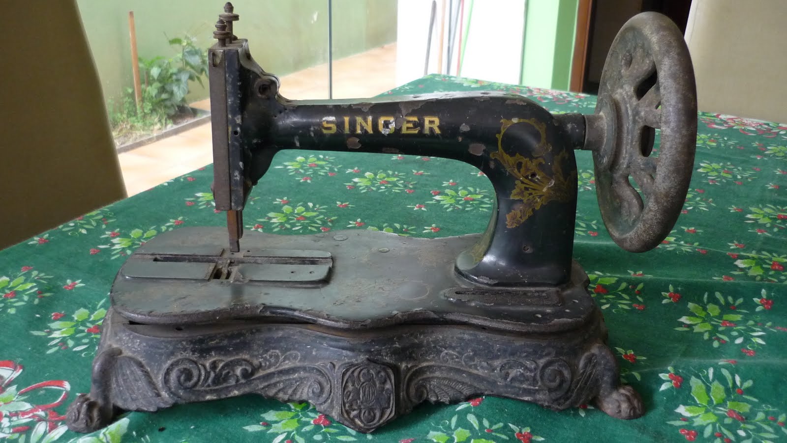 As 3 Marias Atelier ***: maquina SINGER mega antiga