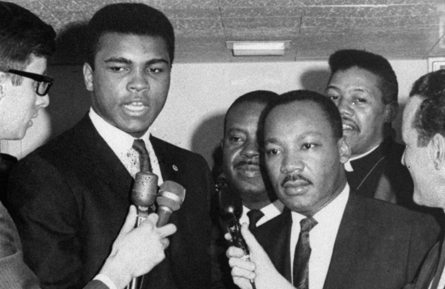 HISTORIA PERSONAJES AFROCOLOMBIANOS: MUHAMMAD ALI 1942-2016