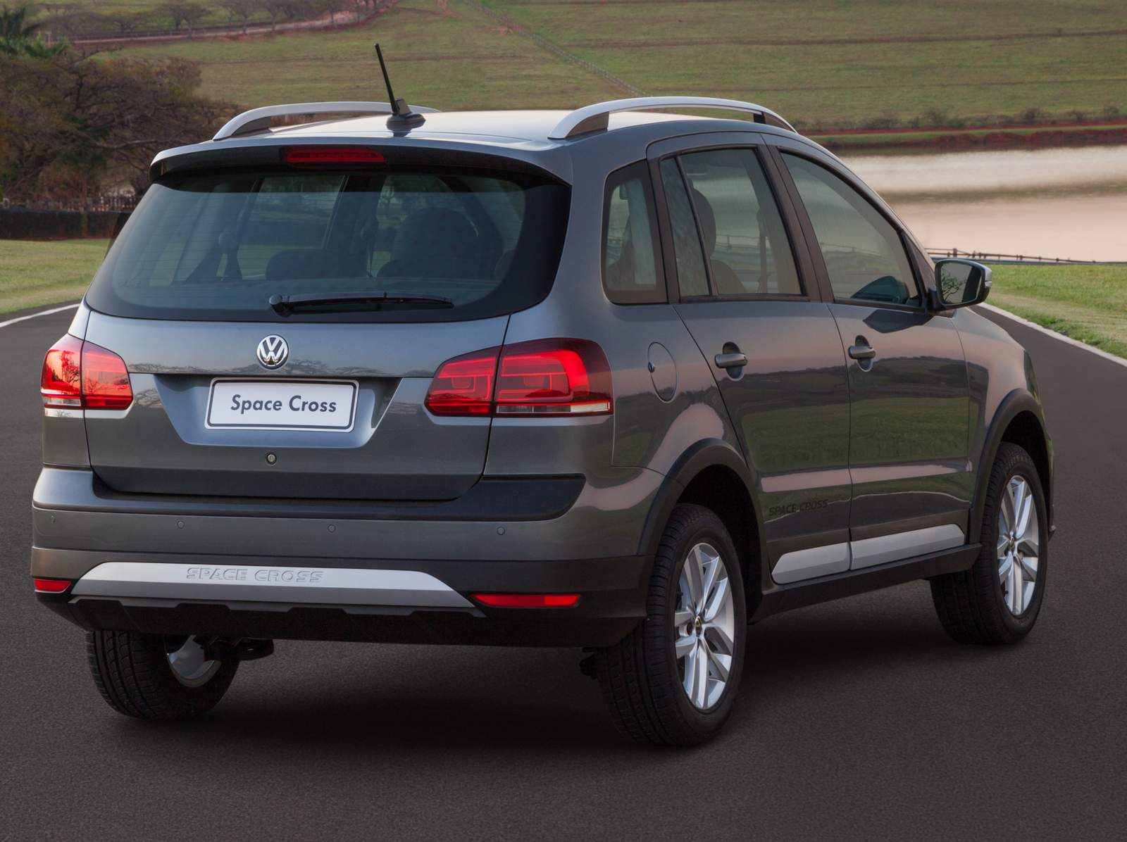 Nova VW SpaceFox e SpaceCross 2015: fotos e informações