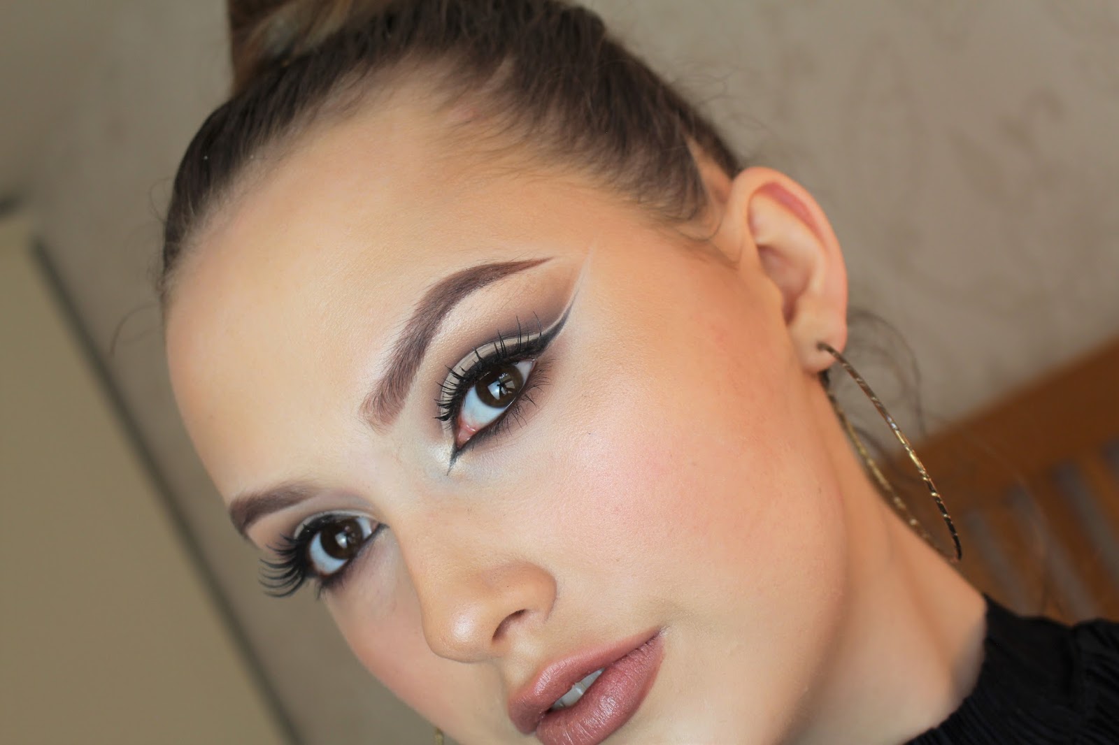 Brown Cut Crease & Arabic Inspired Liner | Video Tutorial - Alannah ...