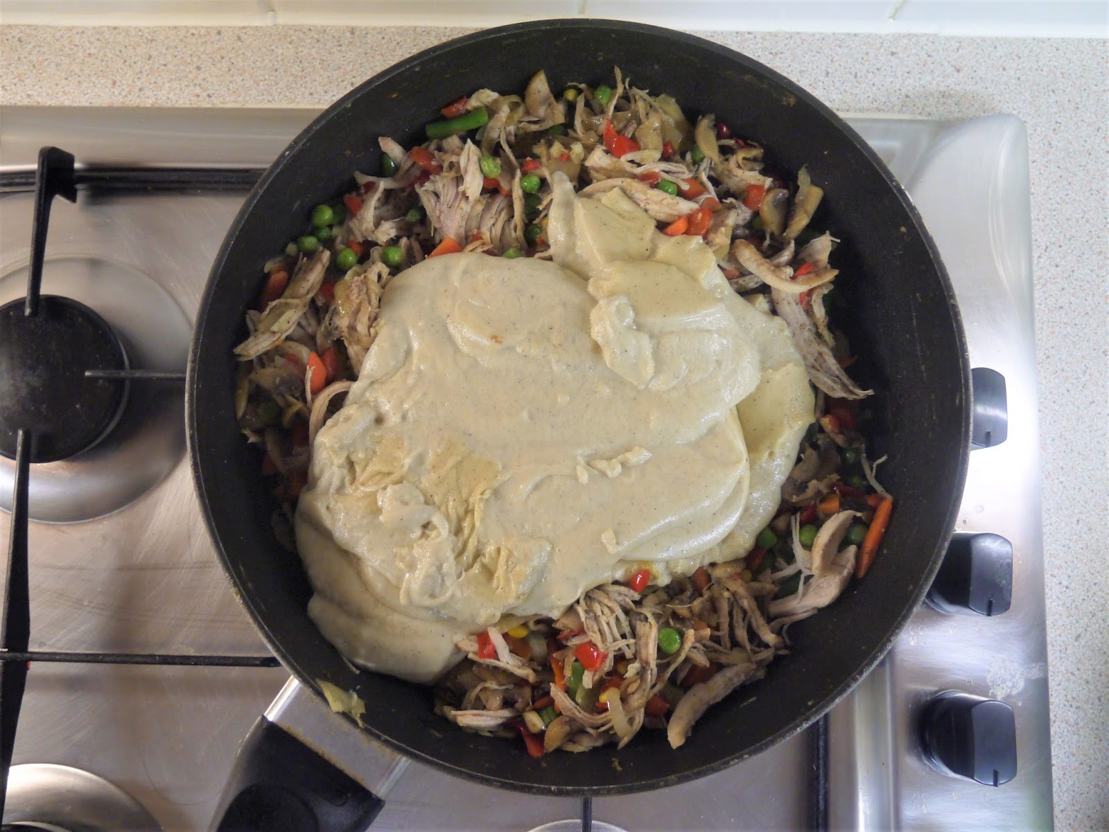 This Muslim Girl Bakes: Cream Cheese Chicken and Vegetable Pie.