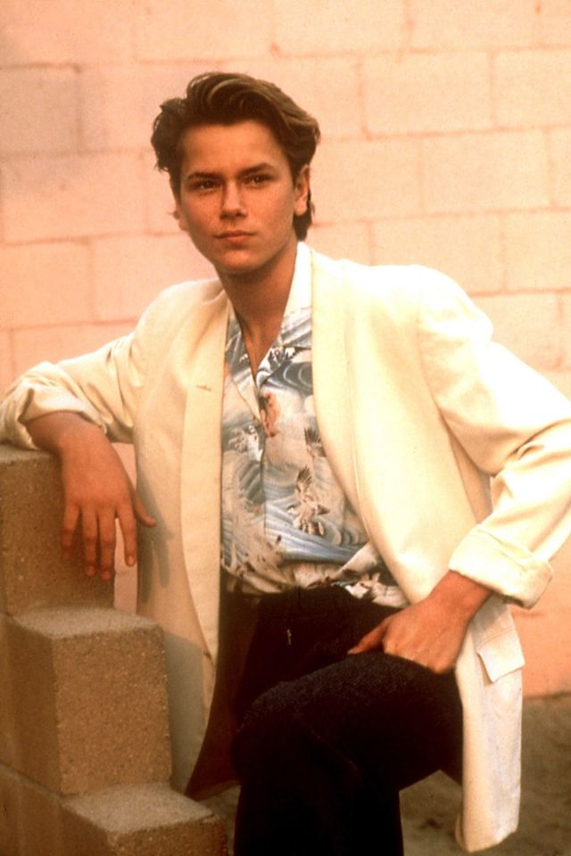 23 Fascinating Photographs of River Phoenix in the 1980s and Early ...