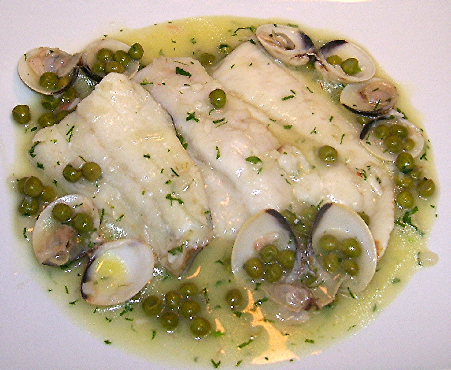 LA COCINA DE ENRIQUE: FILETES DE MERLUZA EN SALSA VERDE CON ALMEJAS