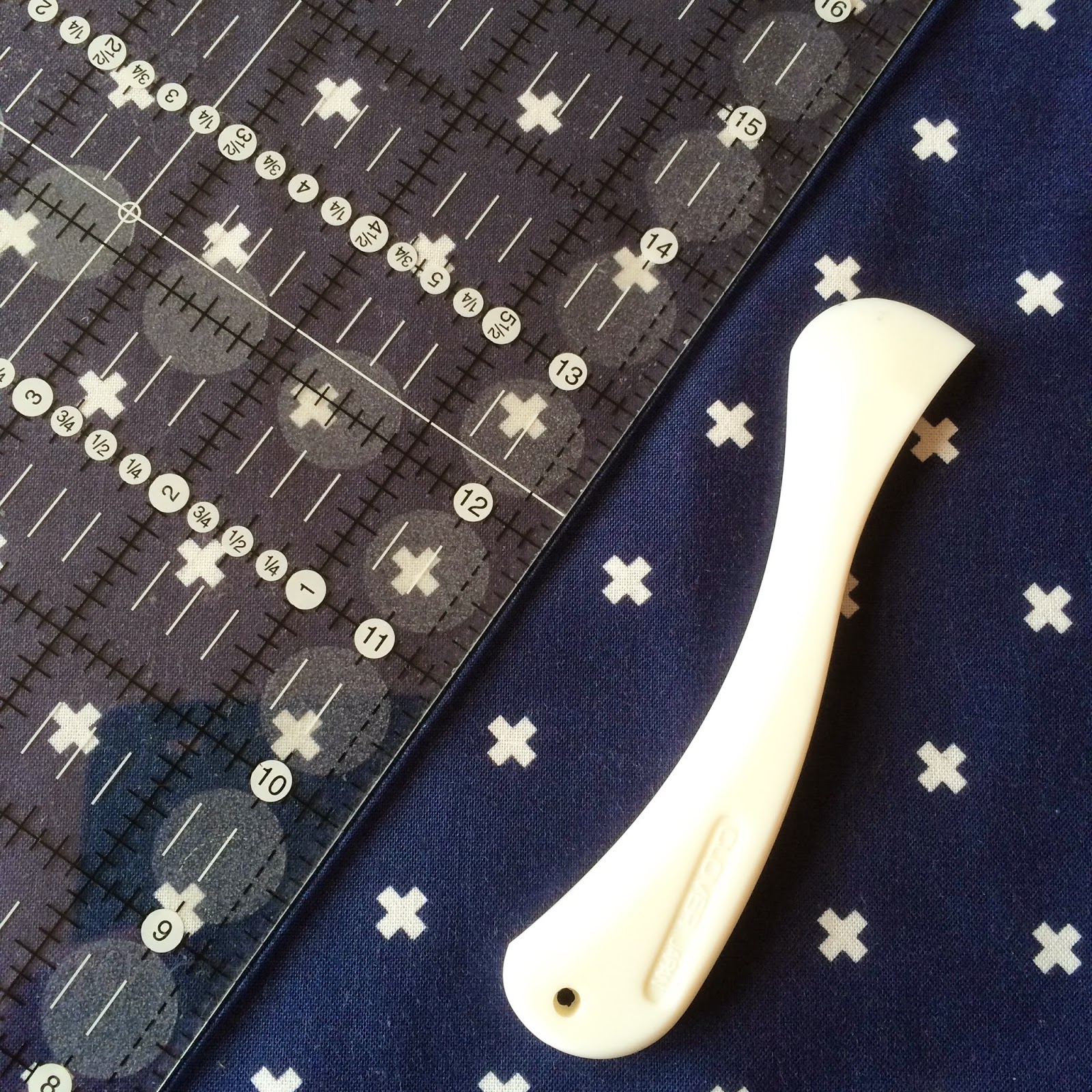 cross hatch quilting tutorial / CHARM ABOUT YOU