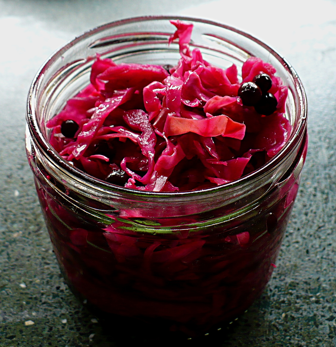 COCINA CON FRUTOS ANDINOS: Repollo rojo adobado con frutos silvestres