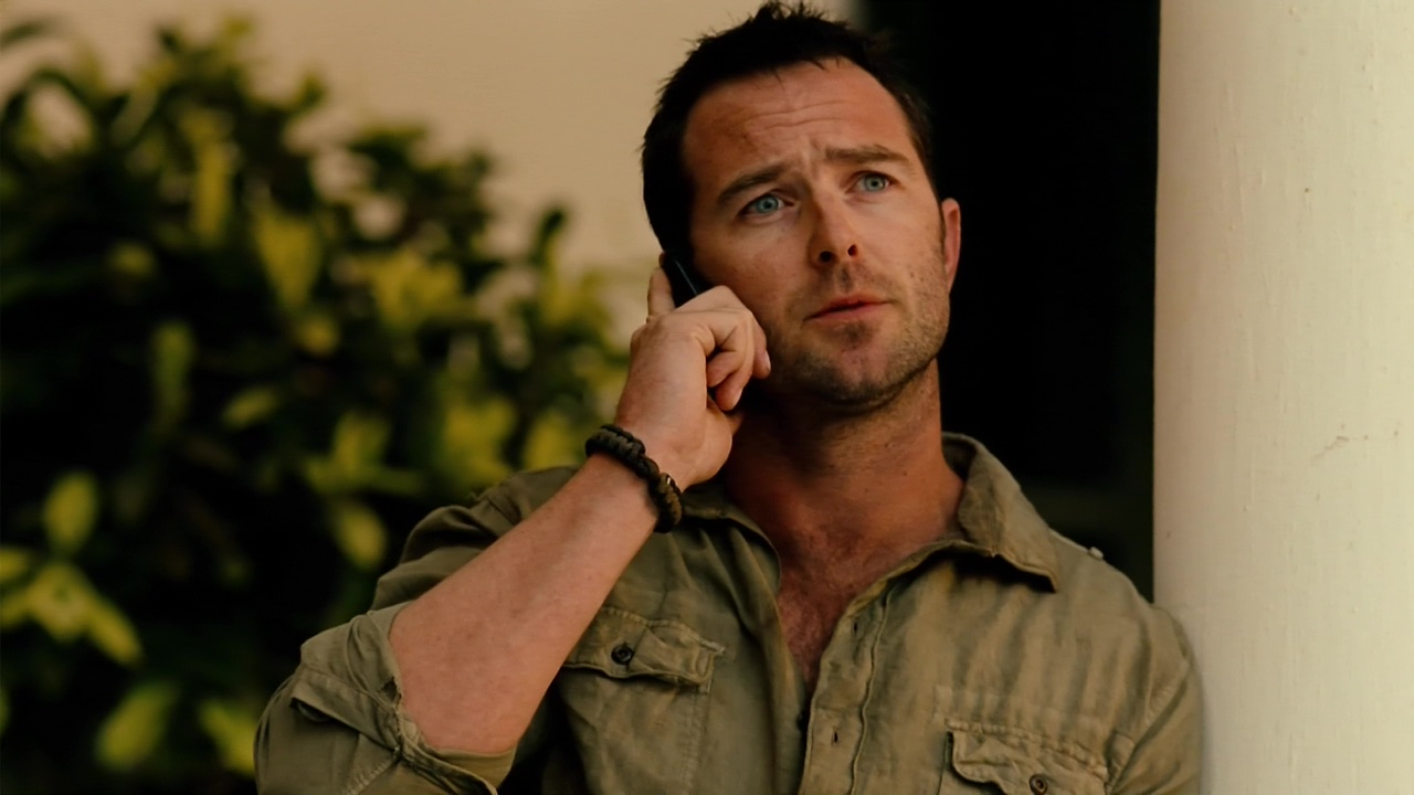 ausCAPS: Sullivan Stapleton shirtless in Strike Back 3-01 "Vengeance ...