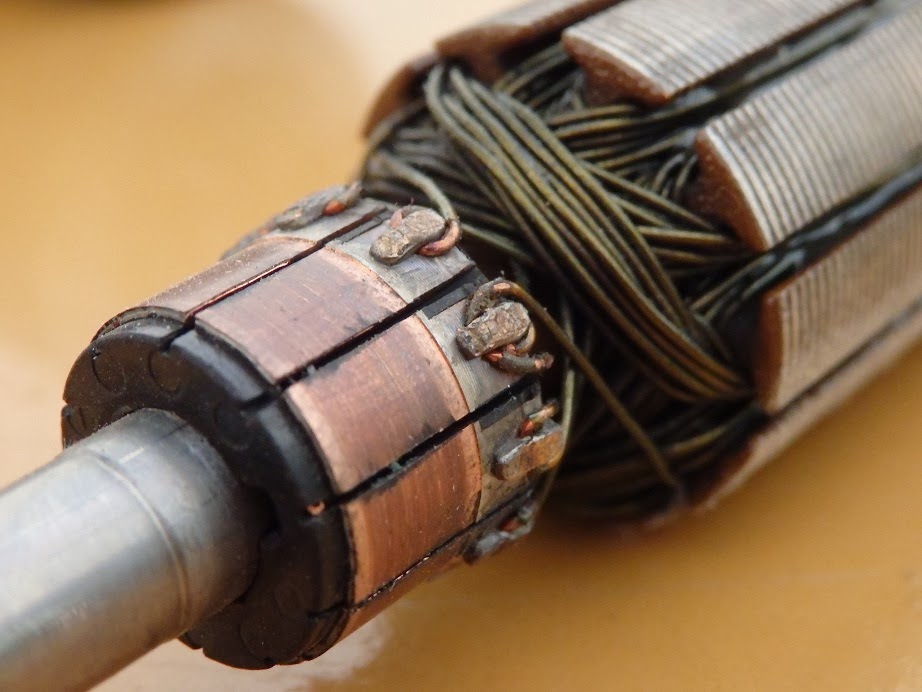 Rotores de motores eléctricos - ¿De quien es este tornillo?